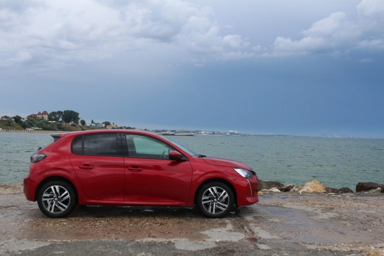 Peugeot 208 – subcompactă de drum lung – AUTOREPORT